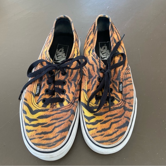 Vans | Shoes | Vans Tiger Print Sneakers Black And Orange Mens 6 Womens ...